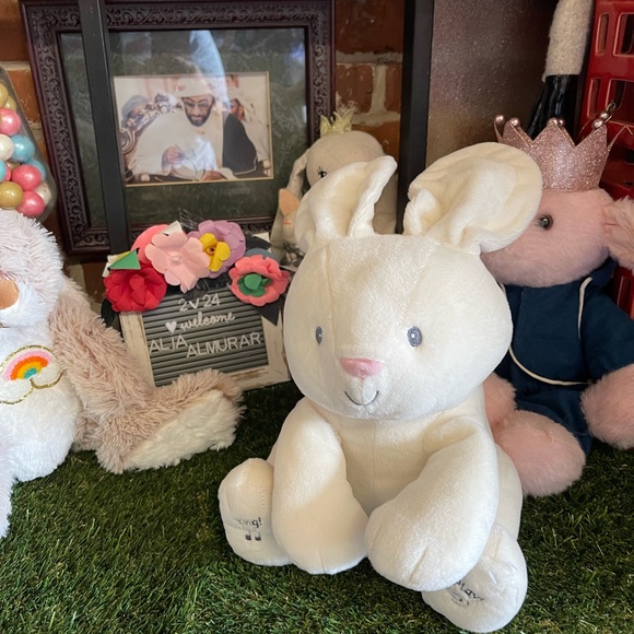 Toys | Gund Baby Flora The Bunny Peekaboo Animated Talking Singing ...